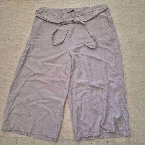 Amanda Green | Pants & Jumpsuits | Amanda Green Wide Legged Capris ...